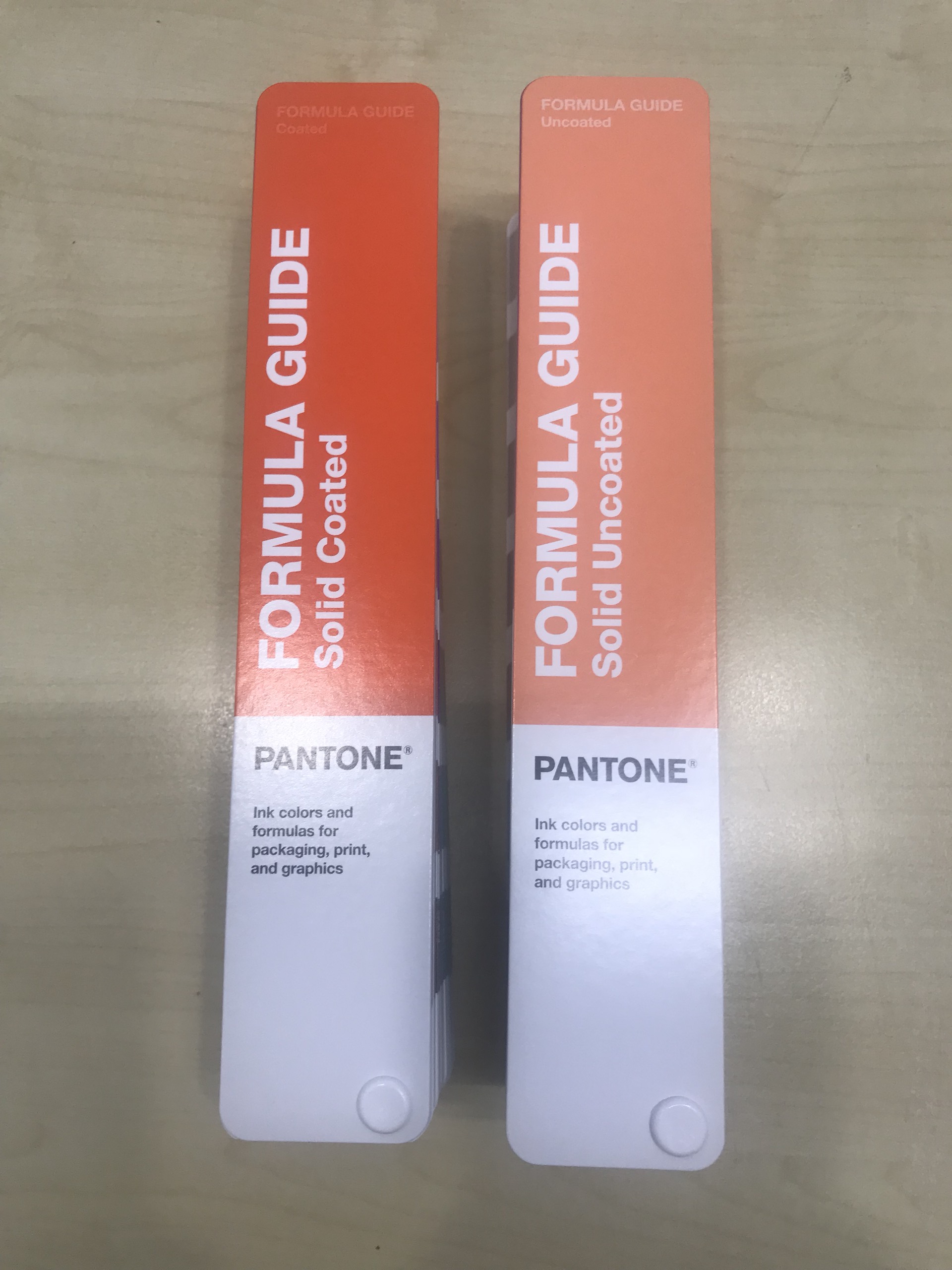 Bảng màu C-U Năm 2023 Pantone Formula Guide Coated Uncoated GP1601B